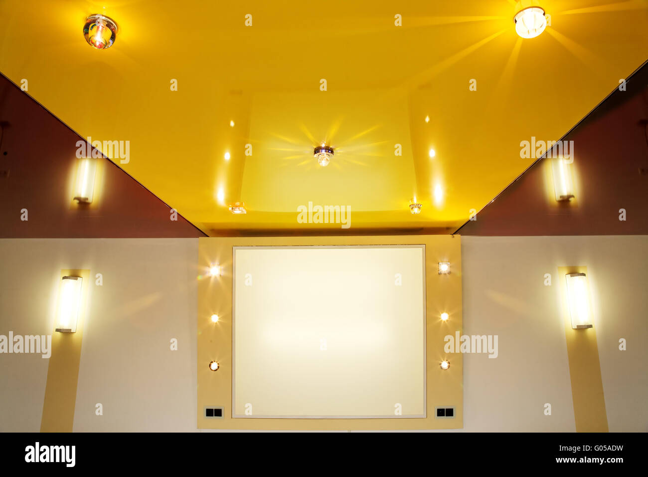 Reflexion der decke -Fotos und -Bildmaterial in hoher Auflösung – Alamy