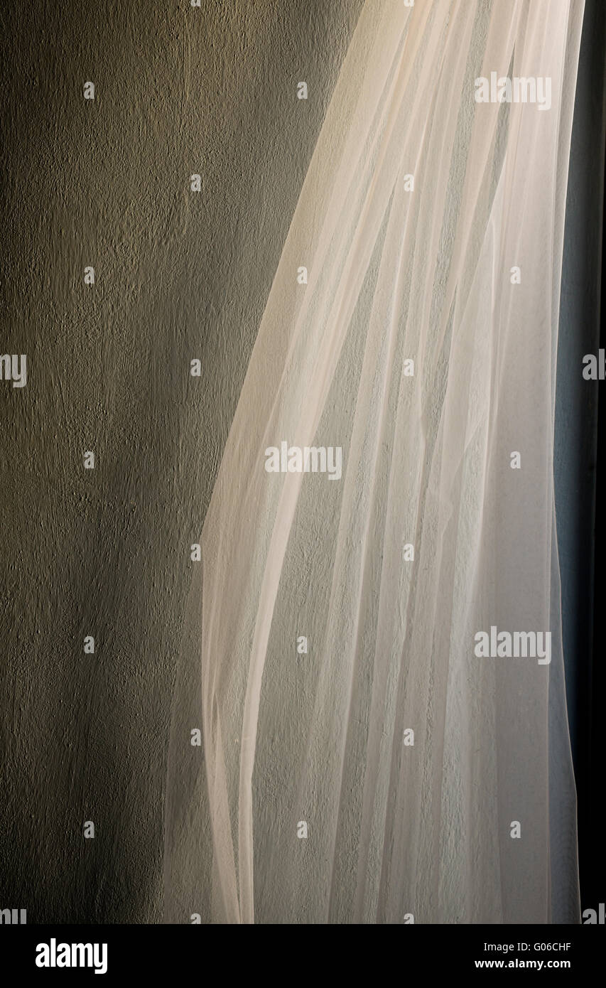 Curtain in wind -Fotos und -Bildmaterial in hoher Auflösung – Alamy