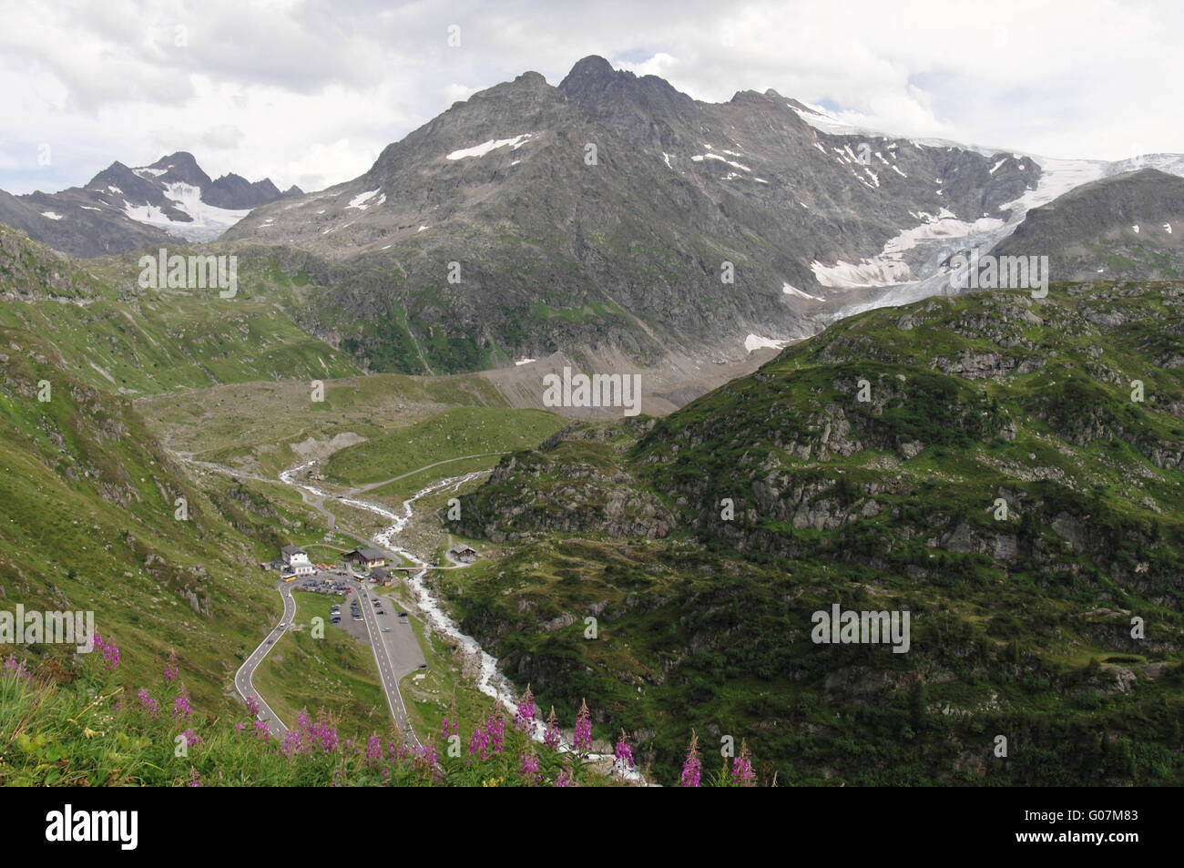 Grimsel und furka pass straßen -Fotos und -Bildmaterial in hoher ...