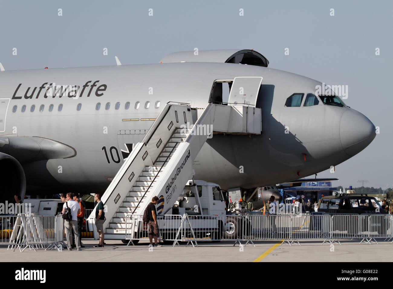 Medivac flugzeuge -Fotos und -Bildmaterial in hoher Auflösung – Alamy
