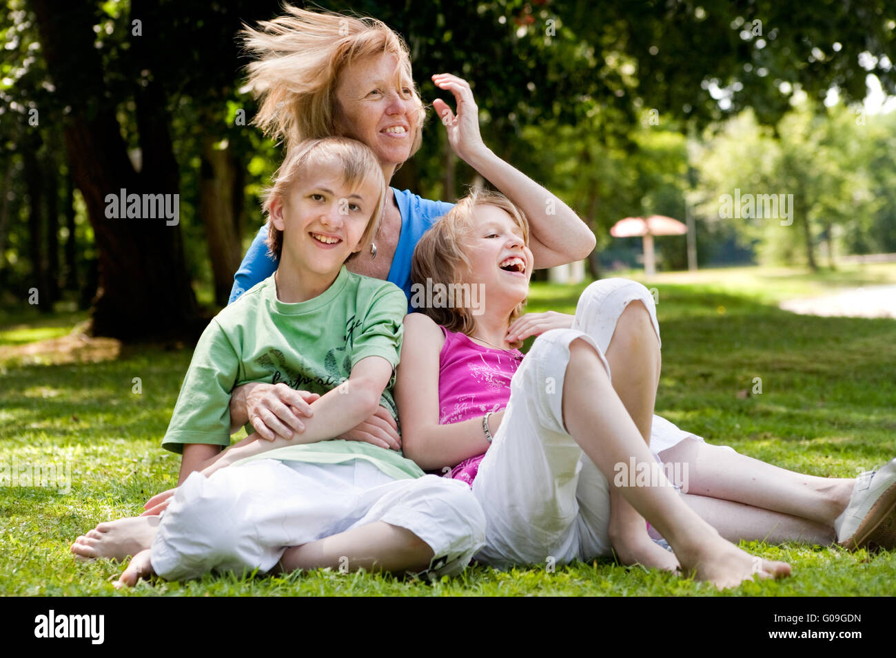 Frau in strumpfhosen -Fotos und -Bildmaterial in hoher Auflösung – Alamy