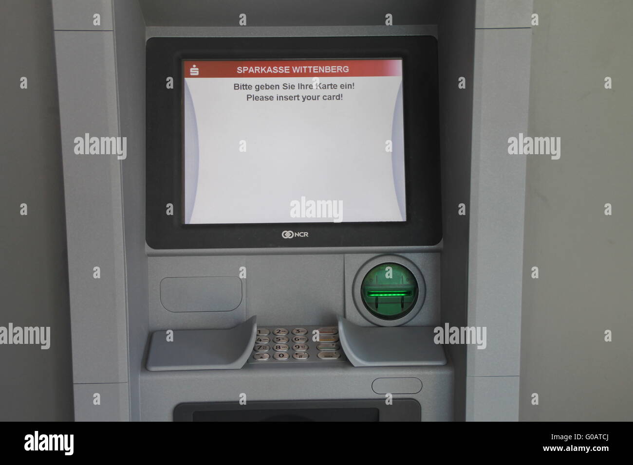 Ec card cash machine -Fotos und -Bildmaterial in hoher Auflösung – Alamy