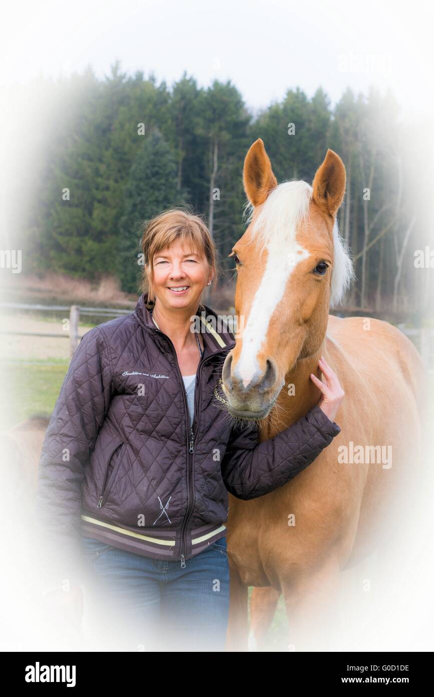 Gemeinsames reiten -Fotos und -Bildmaterial in hoher Auflösung – Alamy