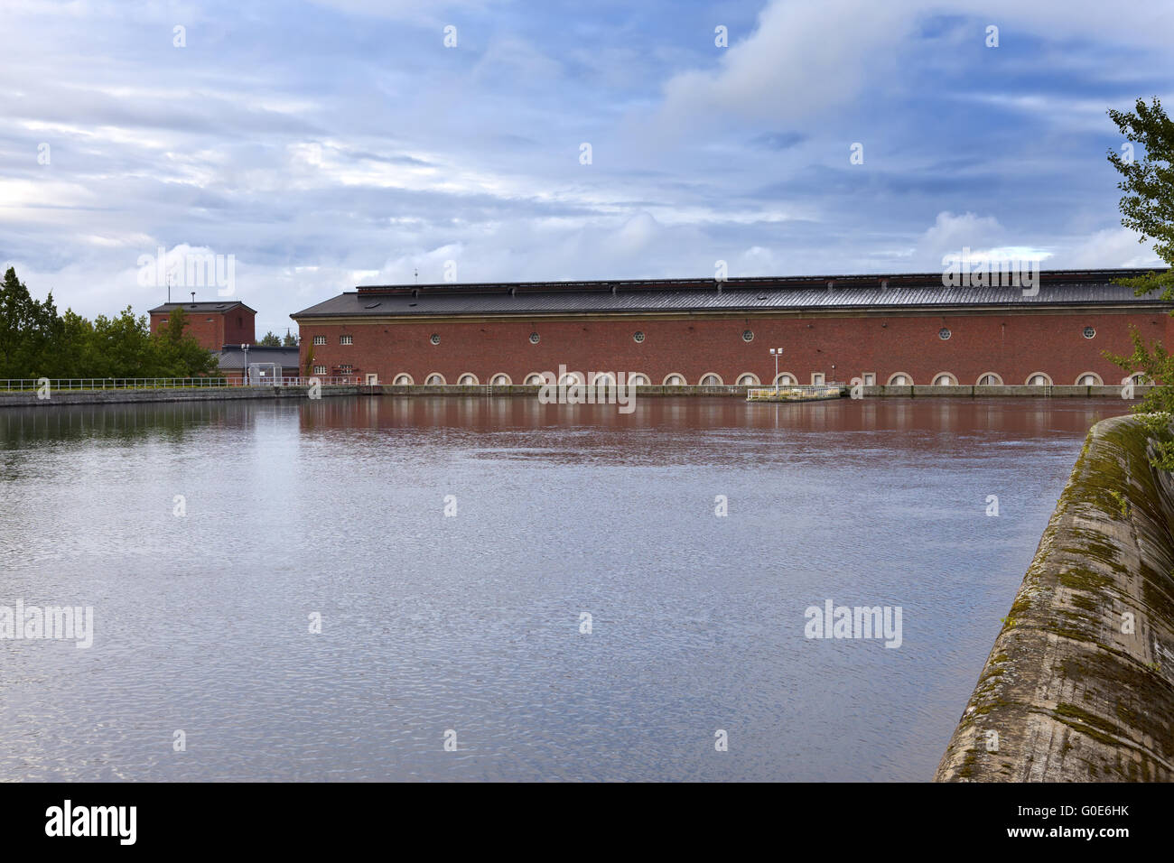 Staudamm des wasserkraftwerks -Fotos und -Bildmaterial in hoher ...