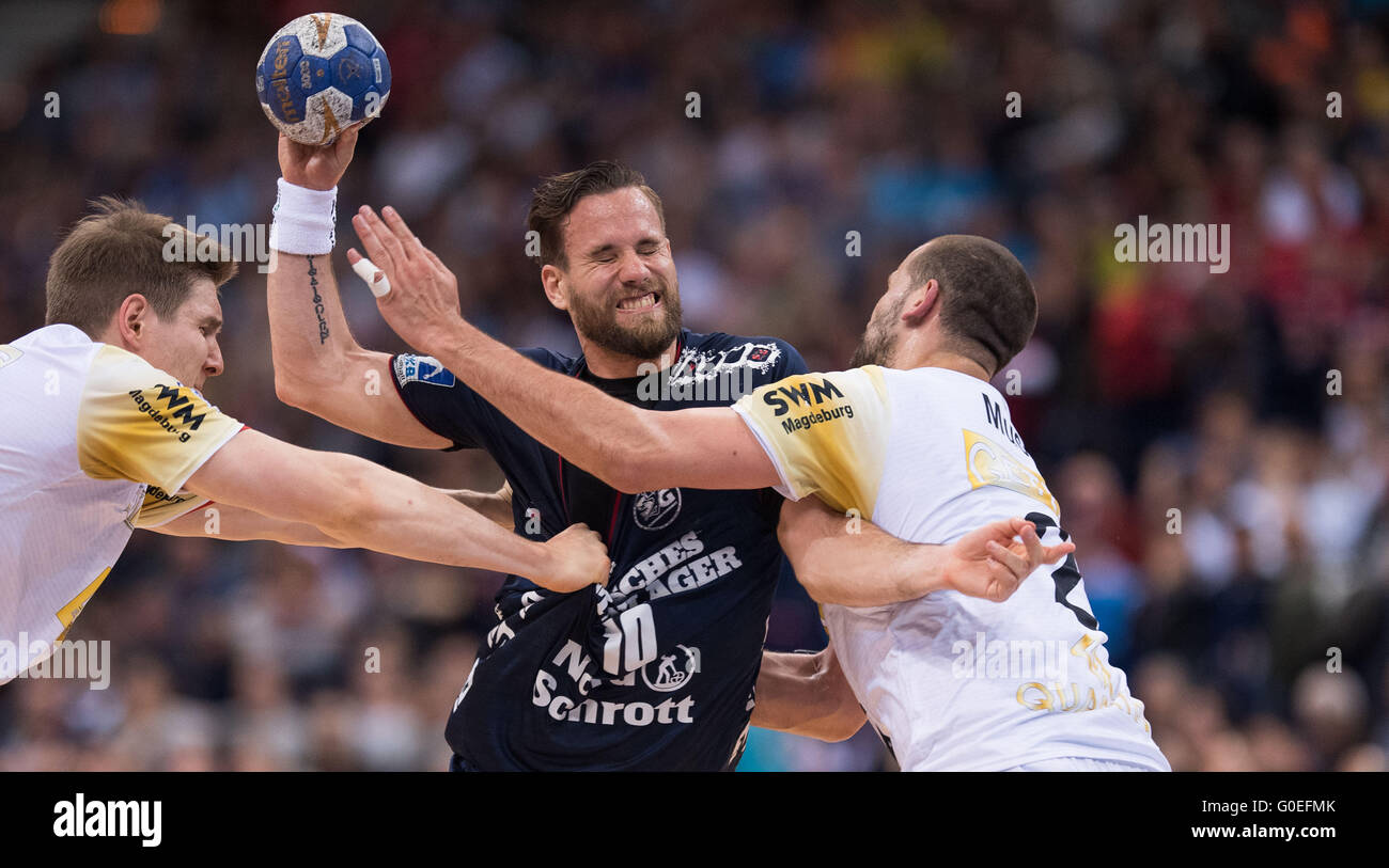 Hamburg, Deutschland. 1. Mai 2016. Flensburg Thomas Mogensen (C) in ...