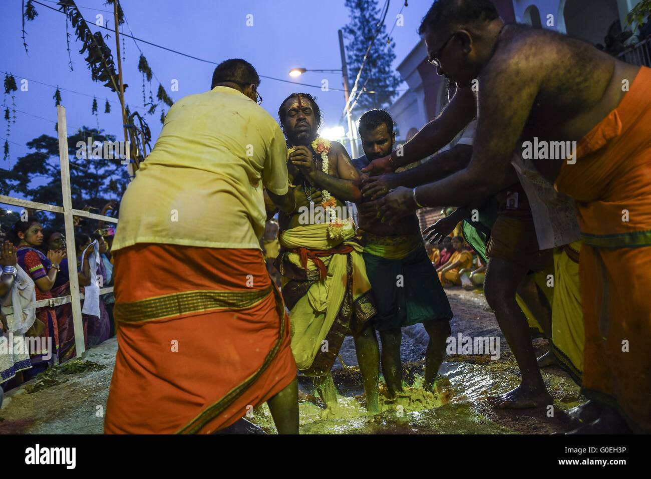 Thimithi festival -Fotos und -Bildmaterial in hoher Auflösung – Alamy