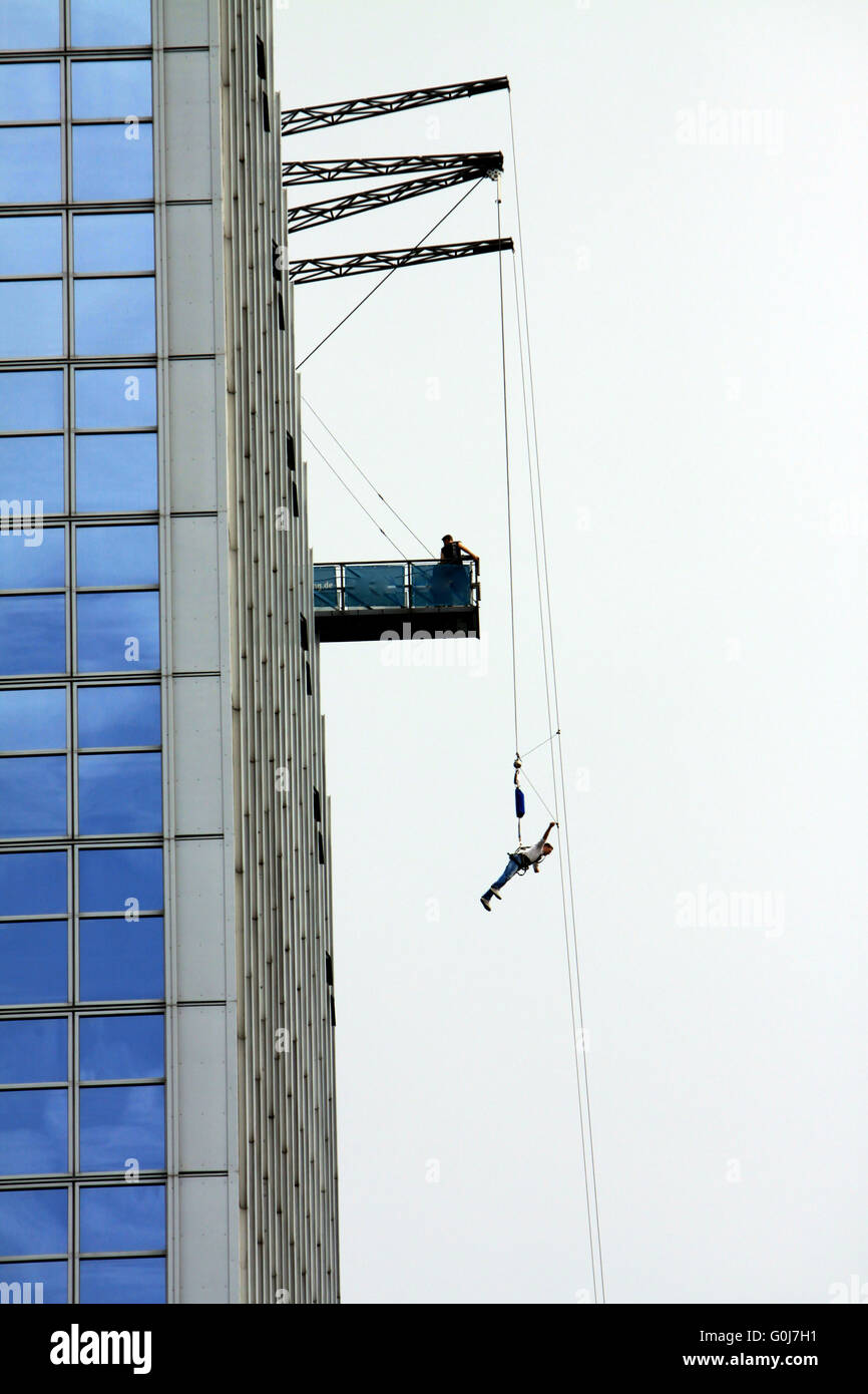 Bungee und base jumping -Fotos und -Bildmaterial in hoher Auflösung – Alamy