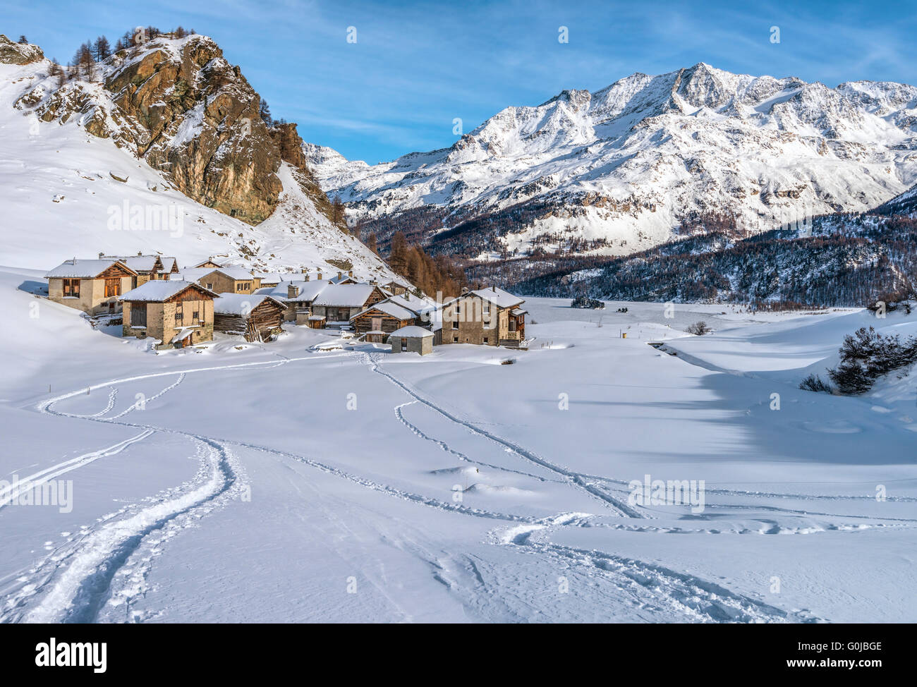 Heidi Village Grevasalvas im Winter, Engadin, Schweiz Stockfotografie ...
