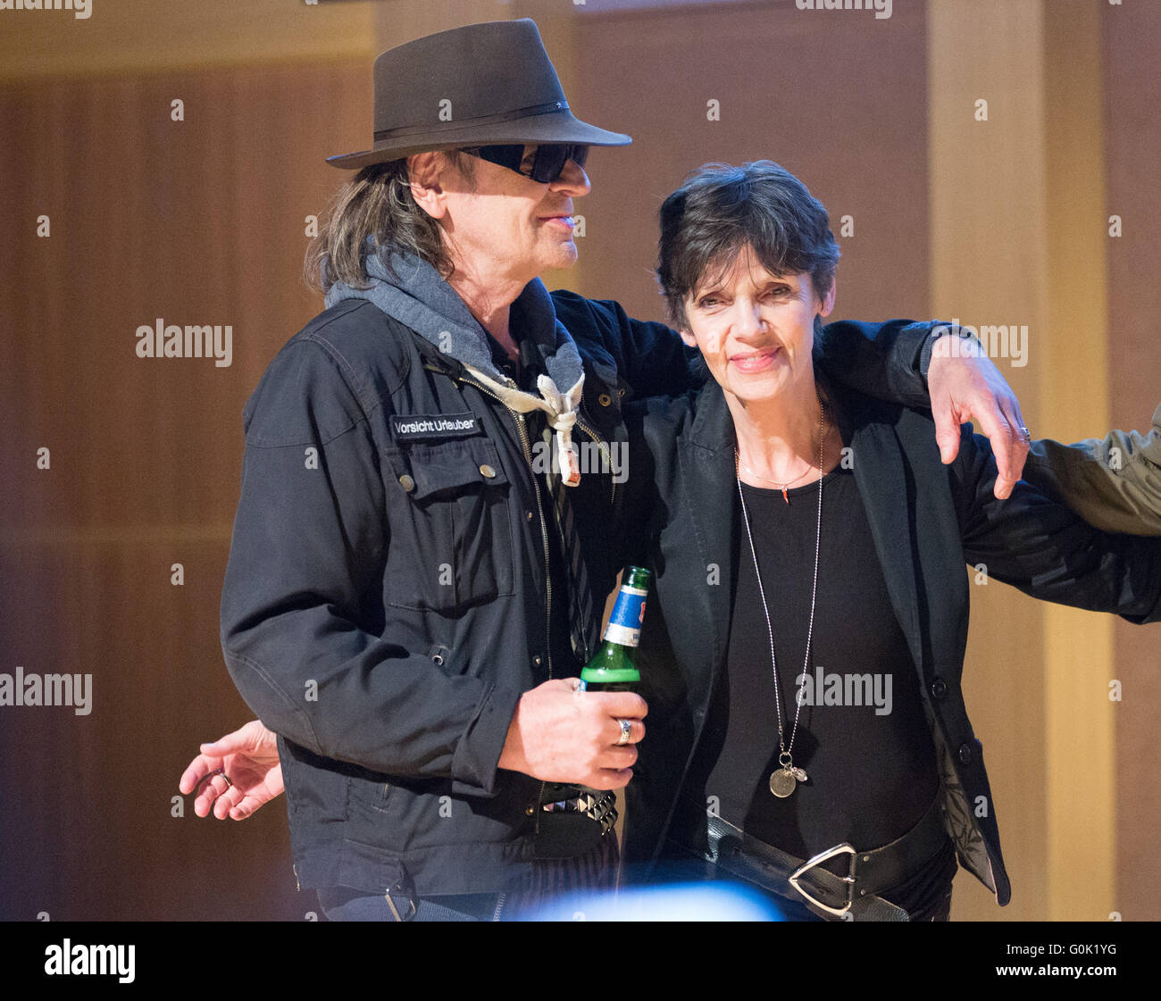 Lissabon, Portugal. 2. Mai 2016. Deutscher Musiker Udo Lindenberg (L ...