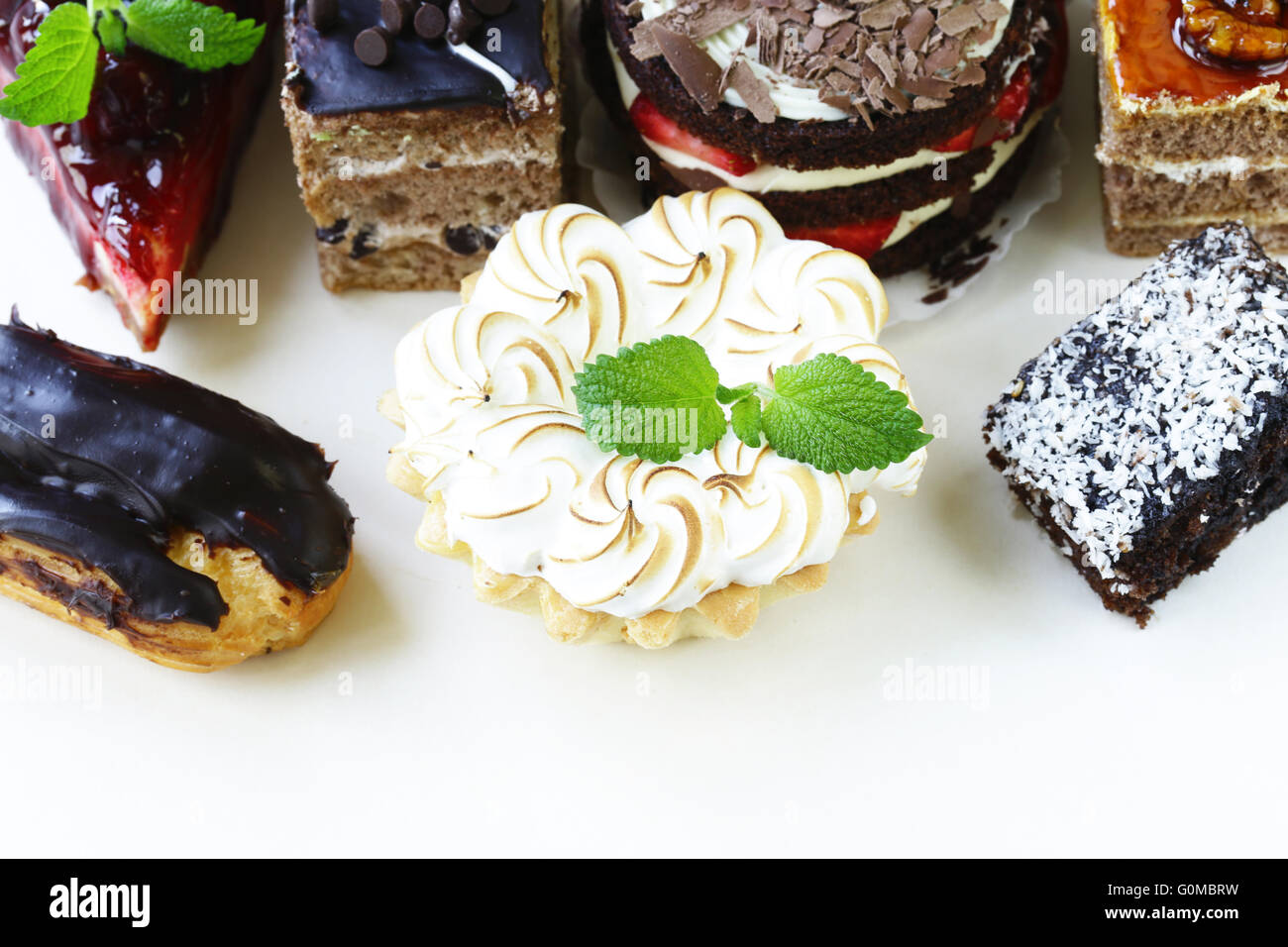 Desserts cakes pastries -Fotos und -Bildmaterial in hoher Auflösung – Alamy