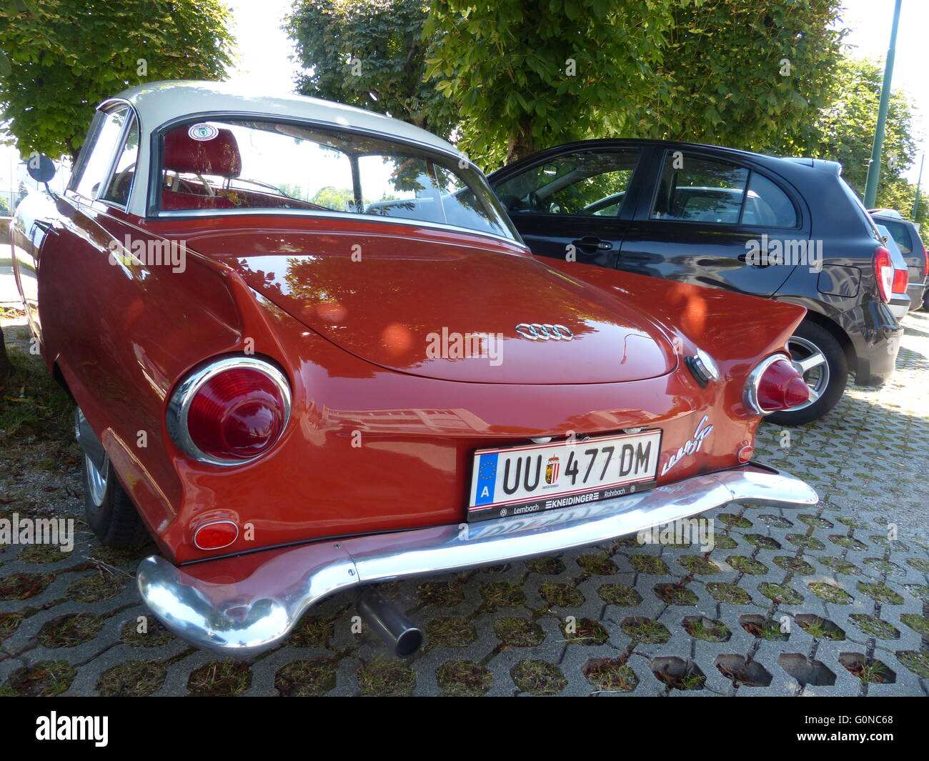 Oldtimer audi alt gepflegt -Fotos und -Bildmaterial in hoher Auflösung ...