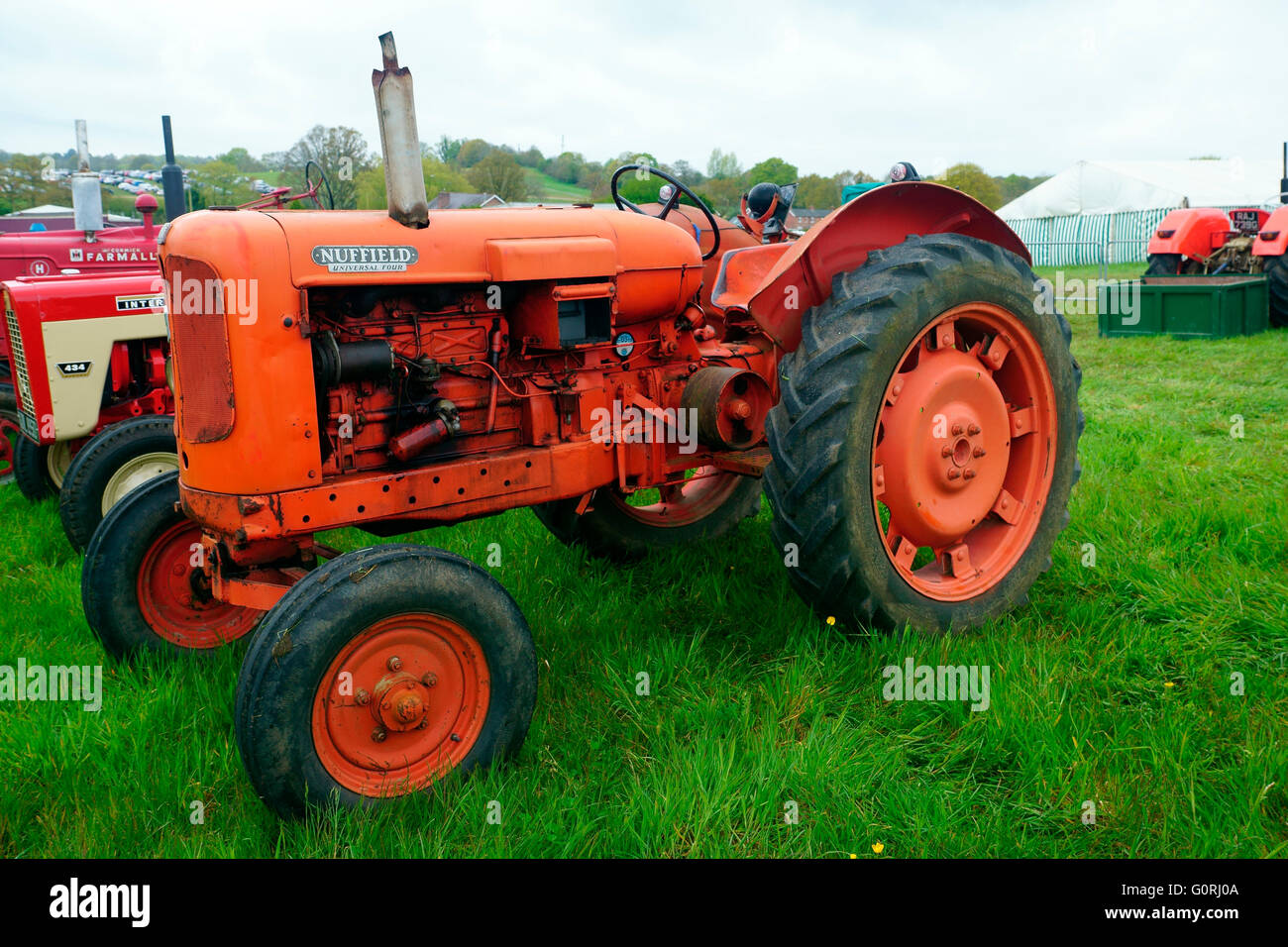 NUFFIELD UNIVERSAL FOUR TRAKTOR Stockfotografie - Alamy