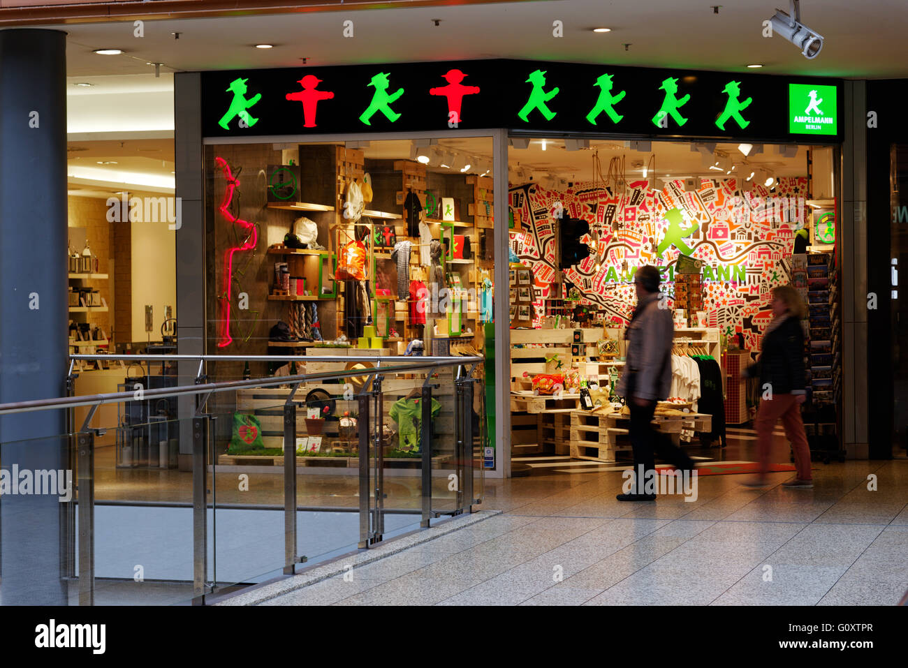 Ampelmann Shop Berlin Store Stockfotos und -bilder Kaufen - Alamy
