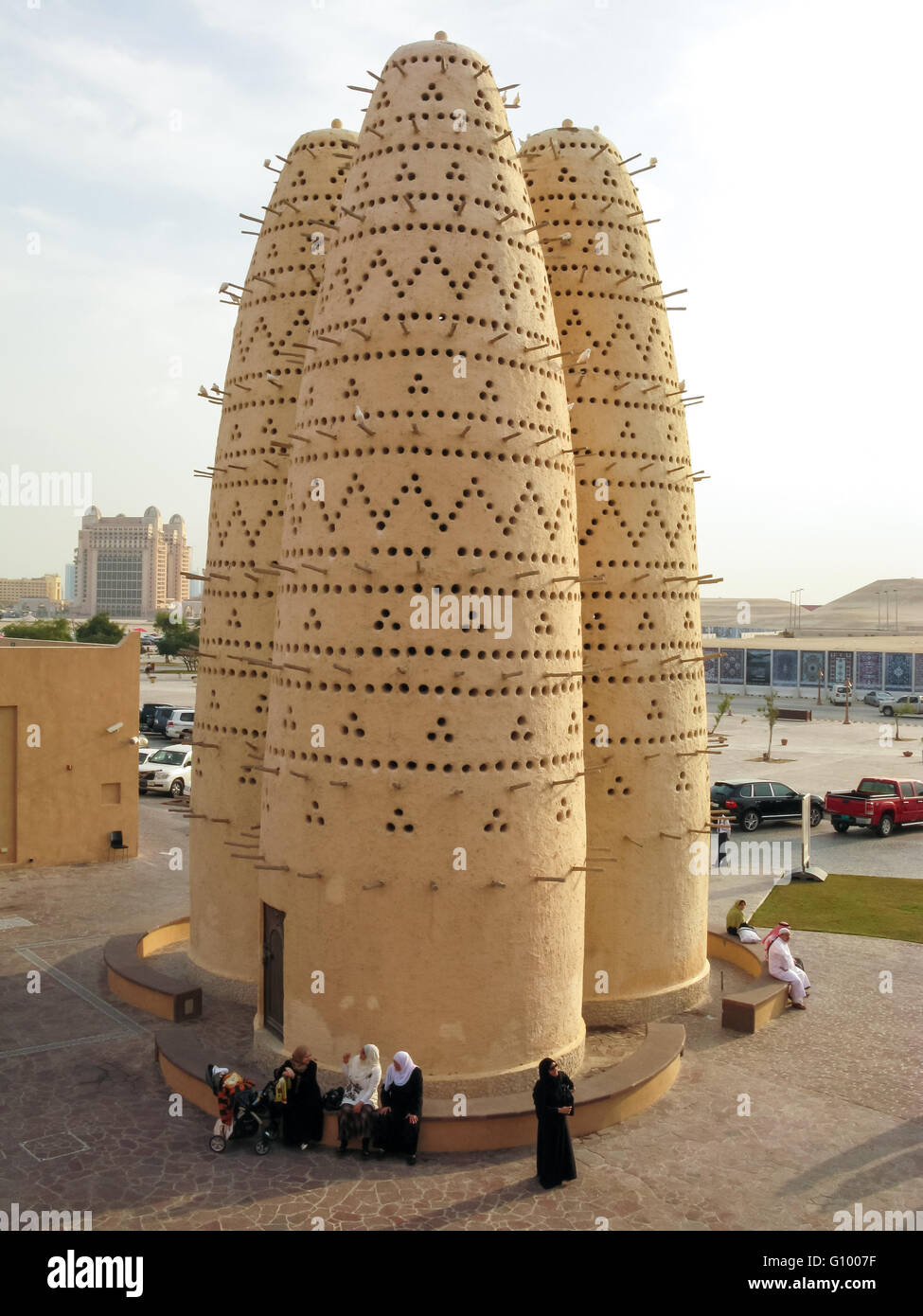 Katara towers -Fotos und -Bildmaterial in hoher Auflösung – Alamy