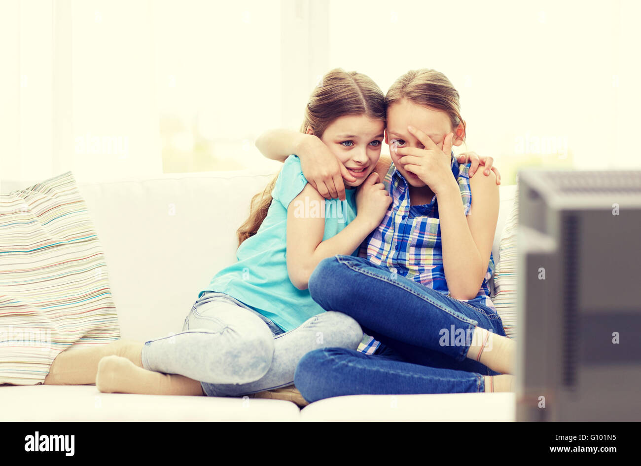 Verängstigte madchen -Fotos und -Bildmaterial in hoher Auflösung – Alamy