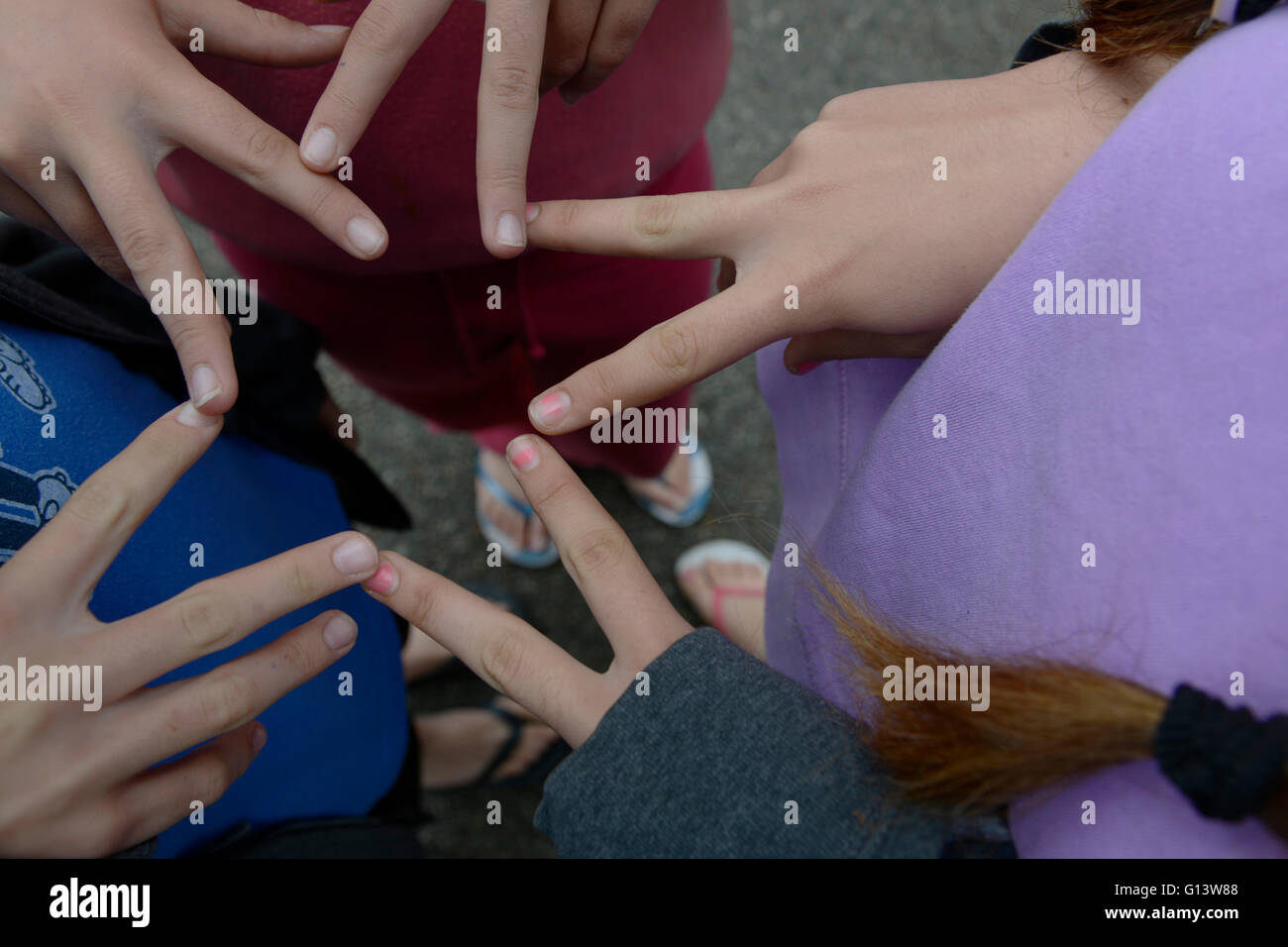 Hand finger stern -Fotos und -Bildmaterial in hoher Auflösung – Alamy