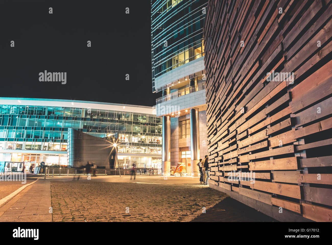 Sfera einkaufszentrum -Fotos und -Bildmaterial in hoher Auflösung – Alamy
