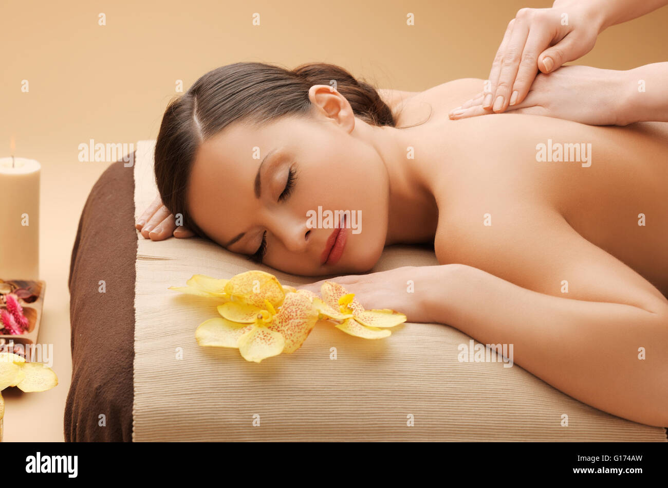Spa wellness massage -Fotos und -Bildmaterial in hoher Auflösung – Alamy
