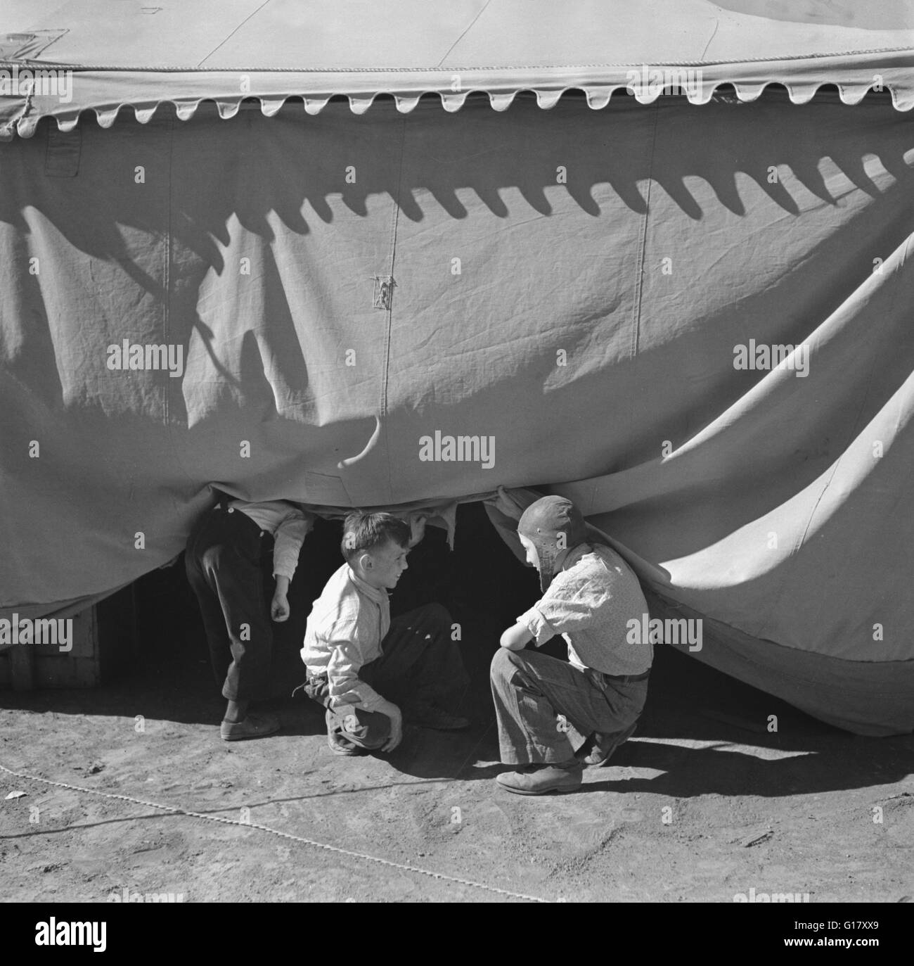 Zirkuszelt außen -Fotos und -Bildmaterial in hoher Auflösung – Alamy