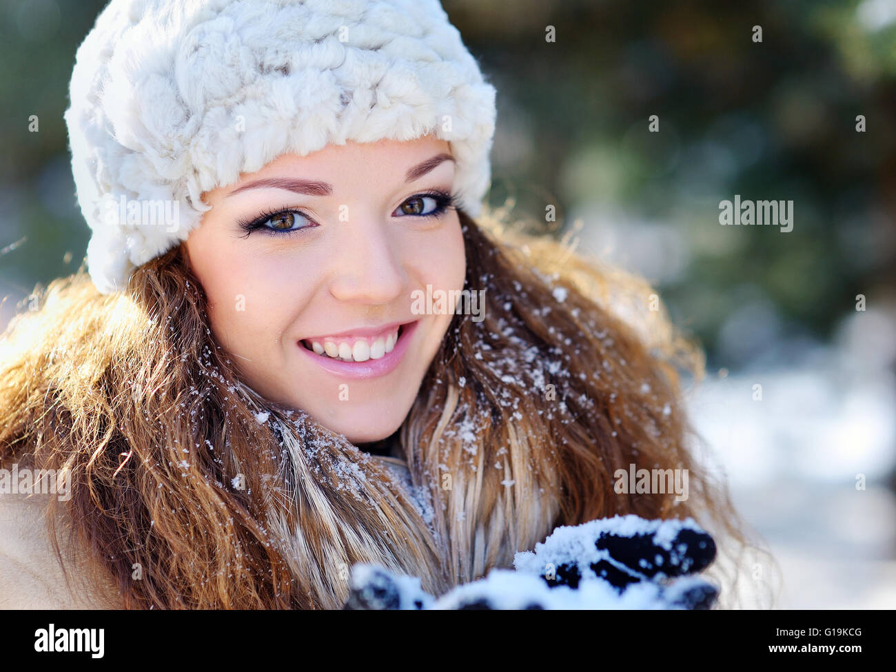 Porträt einer frau im winter -Fotos und -Bildmaterial in hoher ...