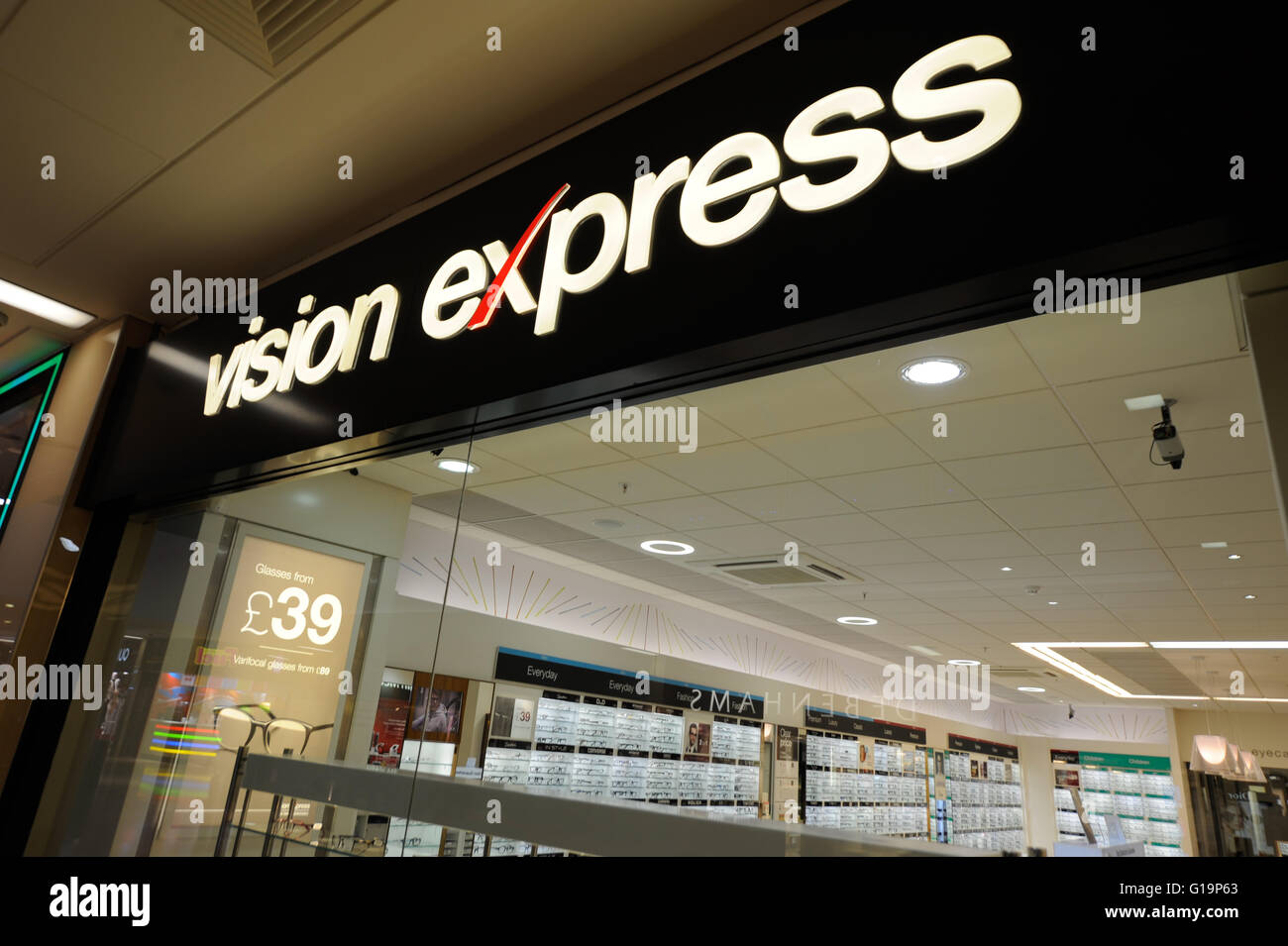 Uk optikerladen -Fotos und -Bildmaterial in hoher Auflösung – Alamy