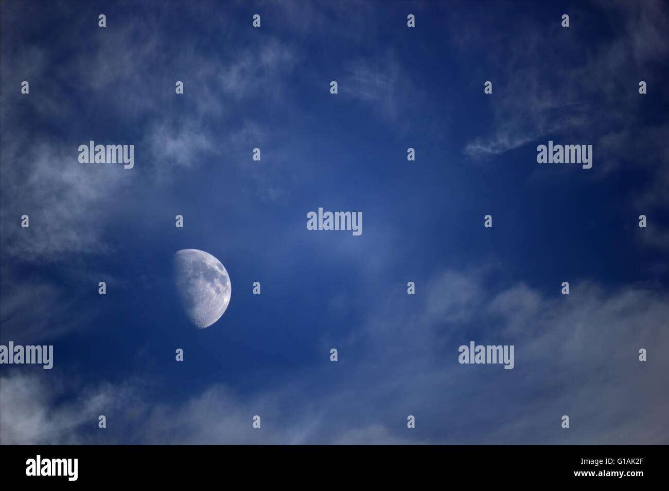 Sonnenlichtreflexion auf mond -Fotos und -Bildmaterial in hoher ...