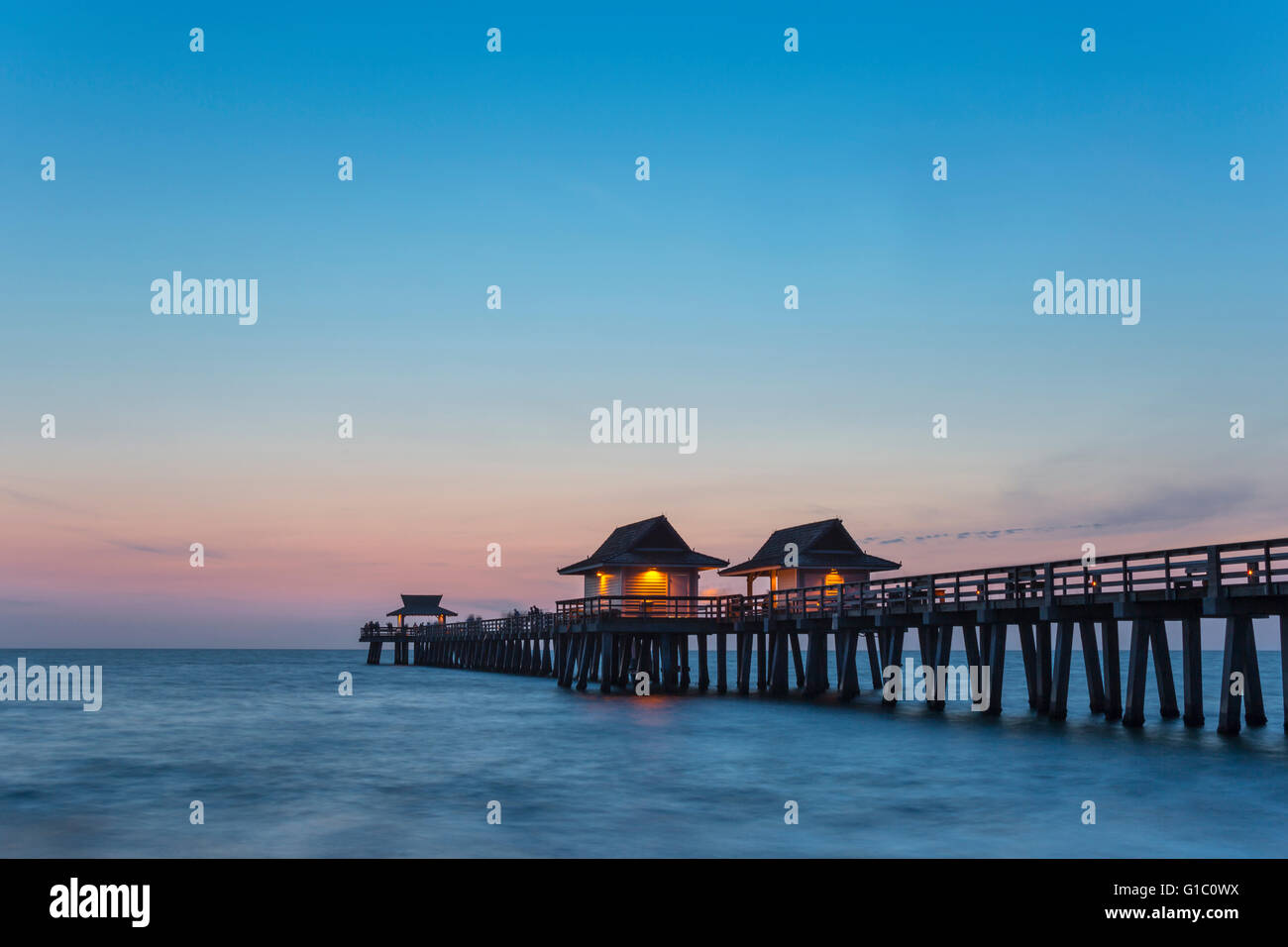Naples pier -Fotos und -Bildmaterial in hoher Auflösung – Alamy