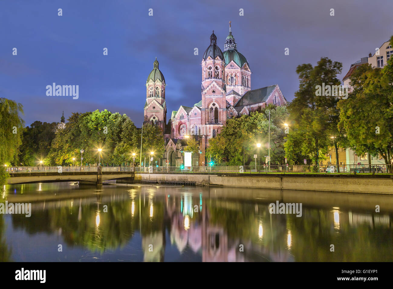Größte evangelische kirche in deutschland -Fotos und -Bildmaterial in ...