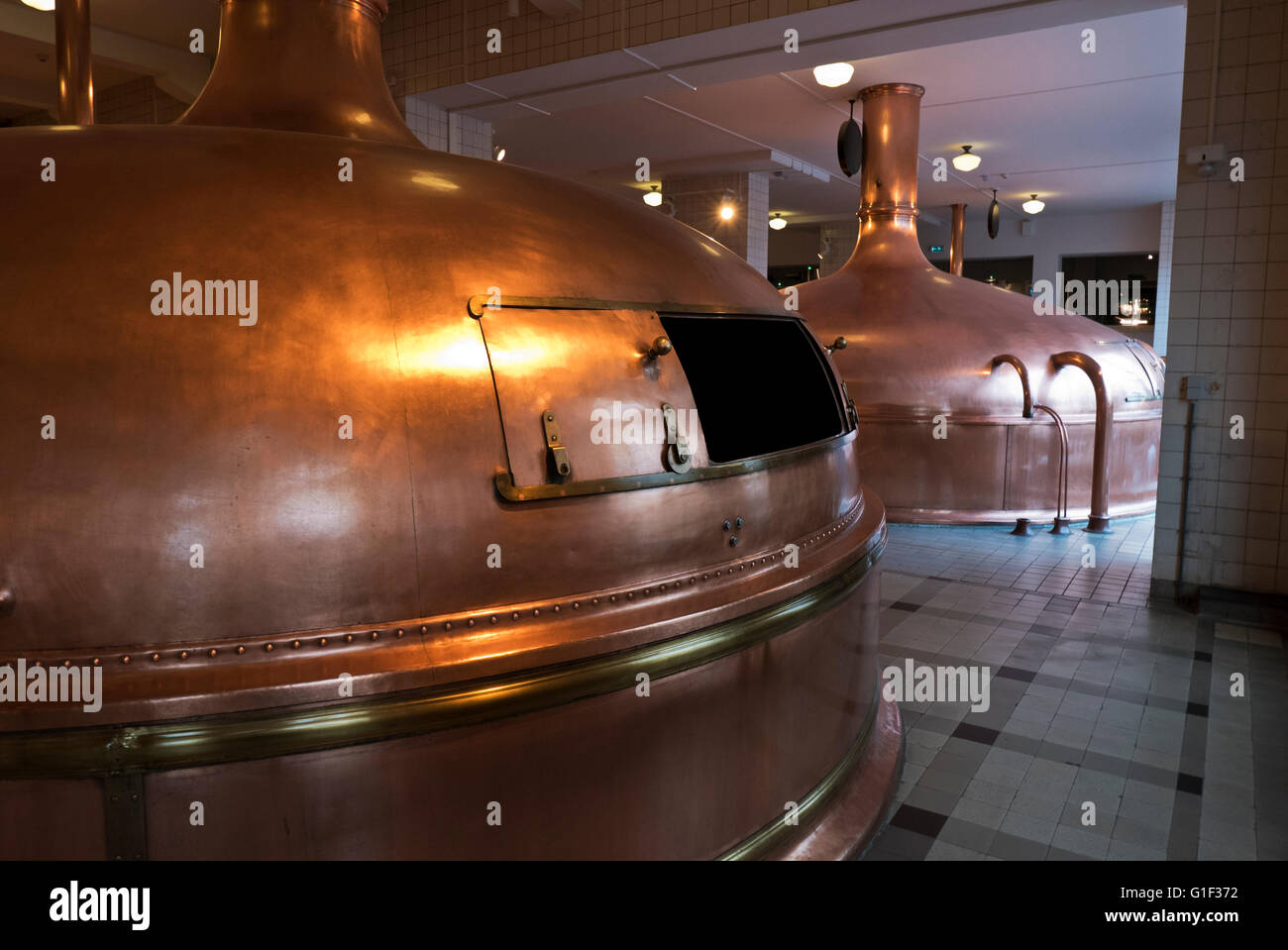 Copper tanks brewery -Fotos und -Bildmaterial in hoher Auflösung – Alamy