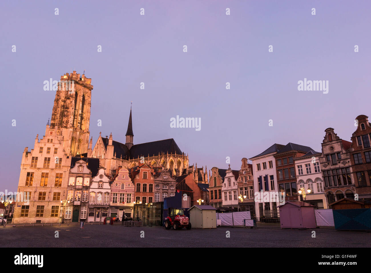 Saint rumbolds cathedral in mechelen -Fotos und -Bildmaterial in hoher ...