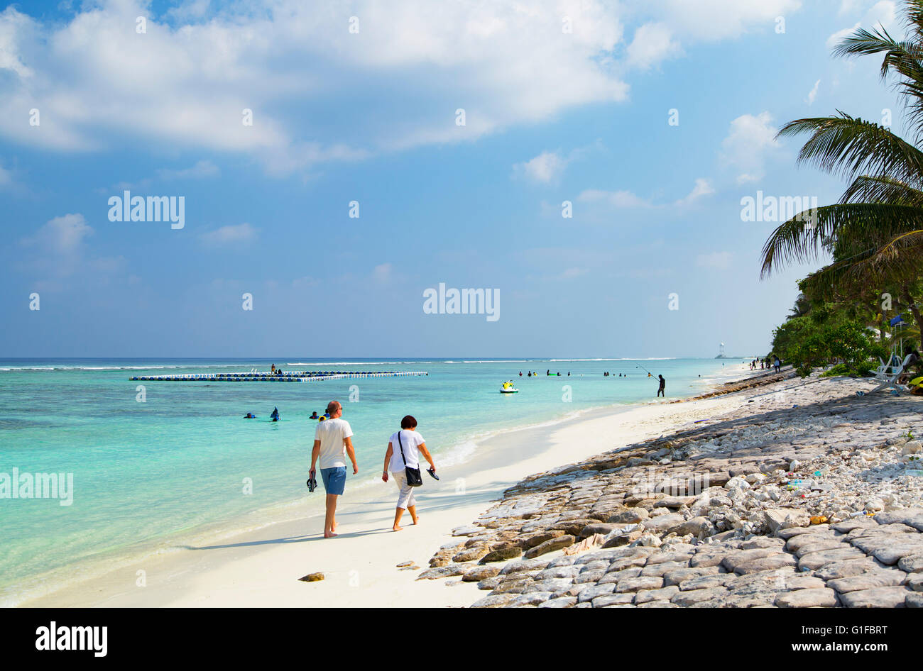 Menschen am Strand, Insel Hulhumale, Männlich, Nord Male Atoll ...