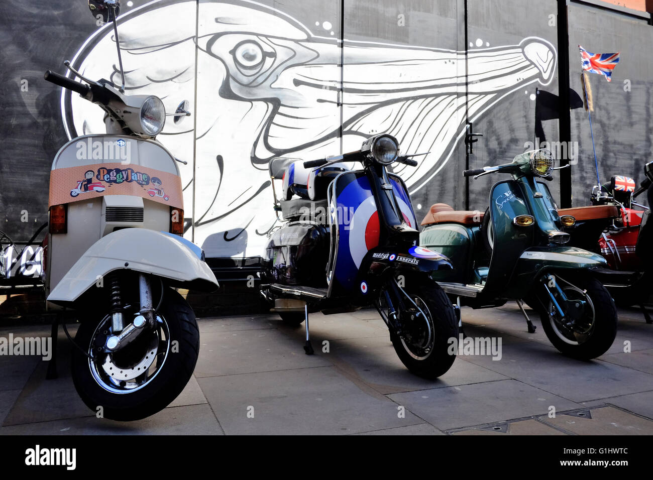 Klassisches moped Stockfotos und -bilder Kaufen - Alamy