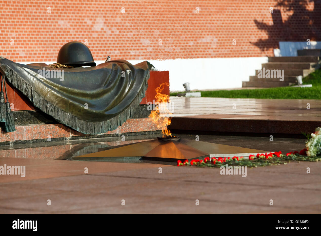 Ewige flamme in moskau -Fotos und -Bildmaterial in hoher Auflösung ...