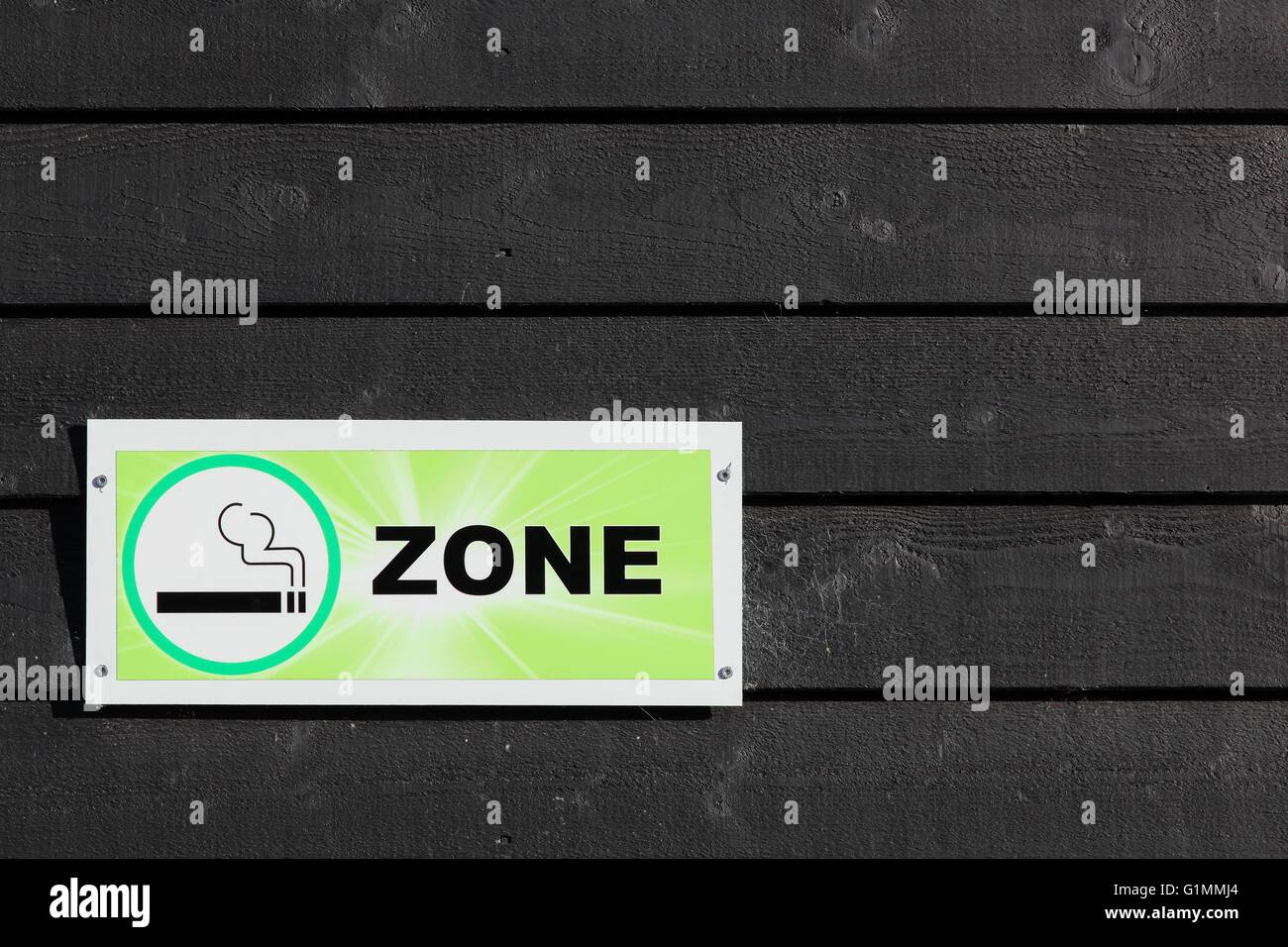 Smoking area -Fotos und -Bildmaterial in hoher Auflösung – Alamy