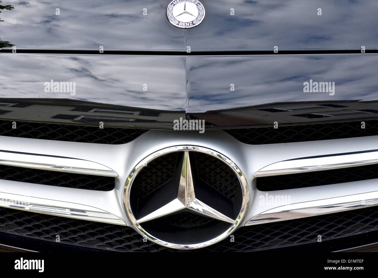 C400 mercedes logo -Fotos und -Bildmaterial in hoher Auflösung – Alamy