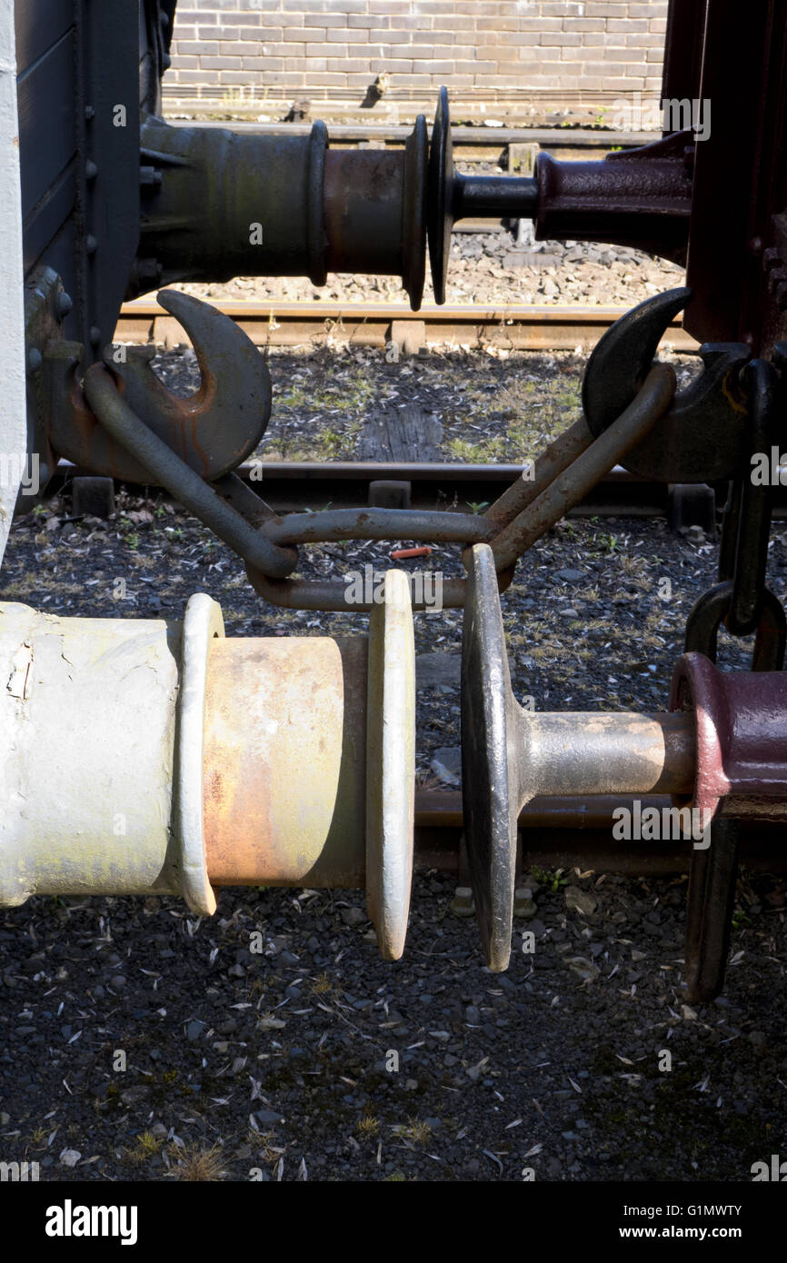 Train buffers -Fotos und -Bildmaterial in hoher Auflösung – Alamy