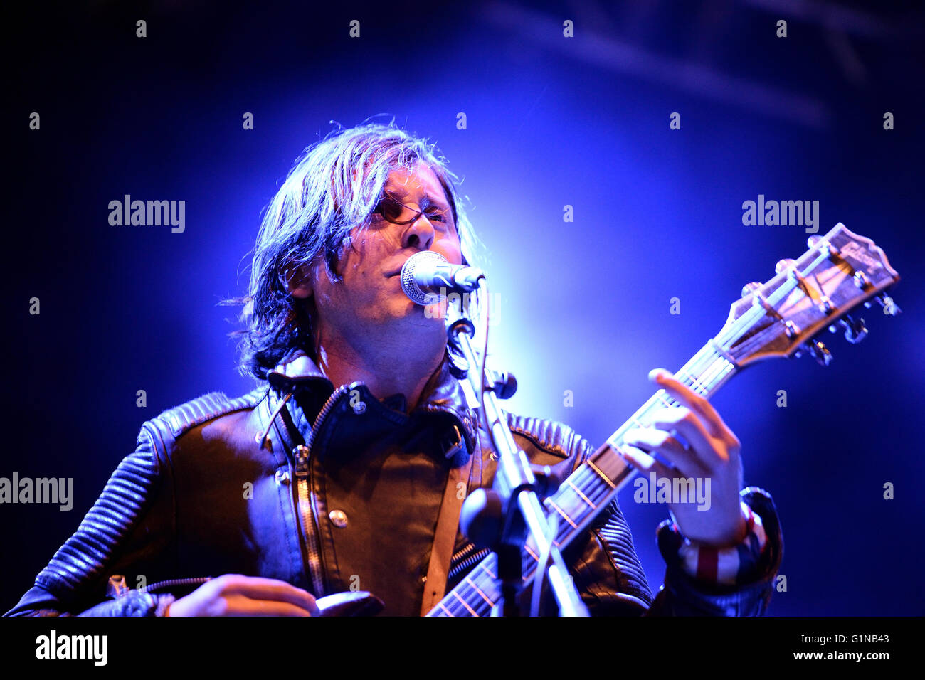Carl barat gitarre -Fotos und -Bildmaterial in hoher Auflösung – Alamy