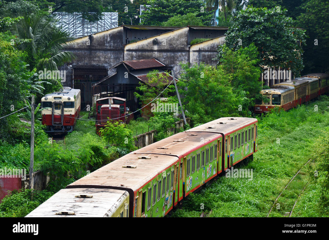 Yangon alte station -Fotos und -Bildmaterial in hoher Auflösung – Alamy