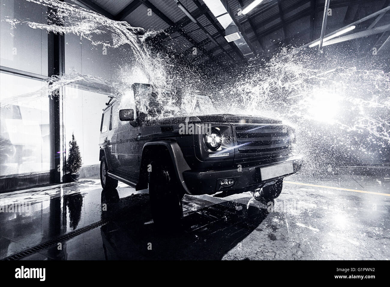 Station autowaschanlage -Fotos und -Bildmaterial in hoher Auflösung – Alamy