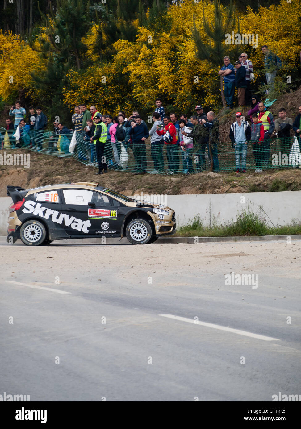 Baltar, Portugal. 19. Mai 2016. Fahrer Henning Solberg (NOR) und Co ...