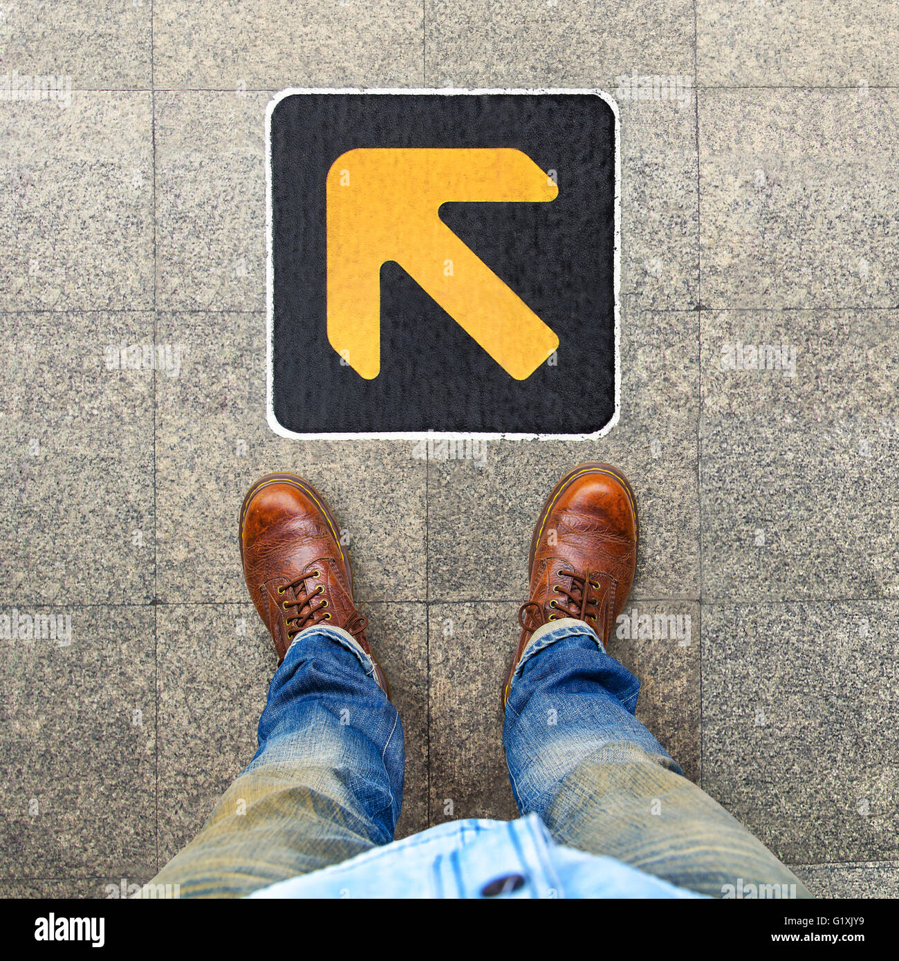 Wahl, links abzubiegen -Fotos und -Bildmaterial in hoher Auflösung – Alamy