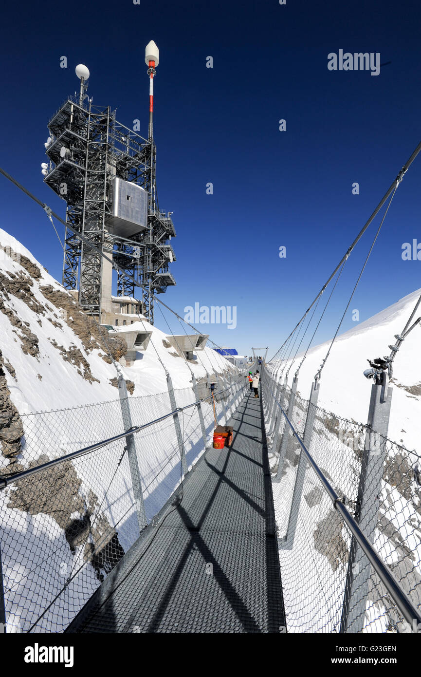 Titlis cliff walk -Fotos und -Bildmaterial in hoher Auflösung – Alamy