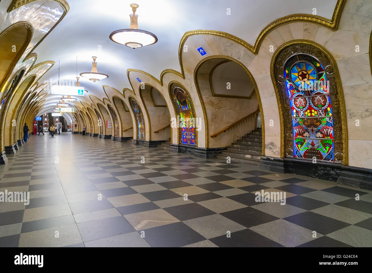 Novoslobodskaya moscow metro -Fotos und -Bildmaterial in hoher ...