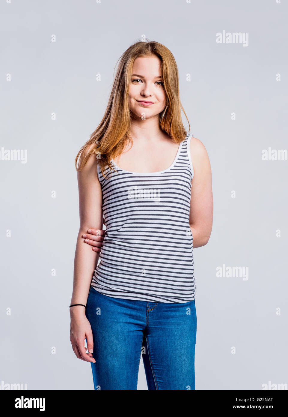 Schwarze Enge Jeans Fotos Und Bildmaterial In Hoher Auflösung Alamy
