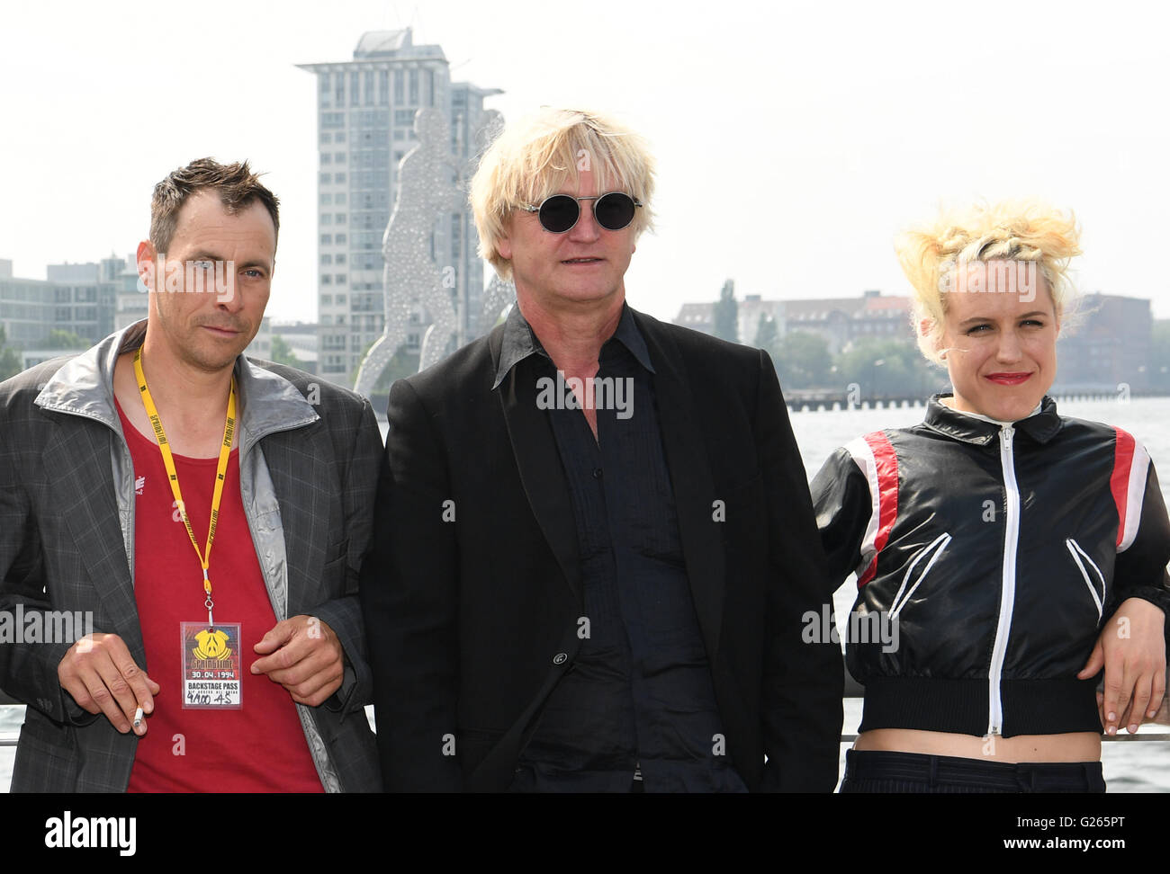 Berlin, Deutschland. 24. Mai 2016. Schauspieler Marc Hosemann (l-R ...