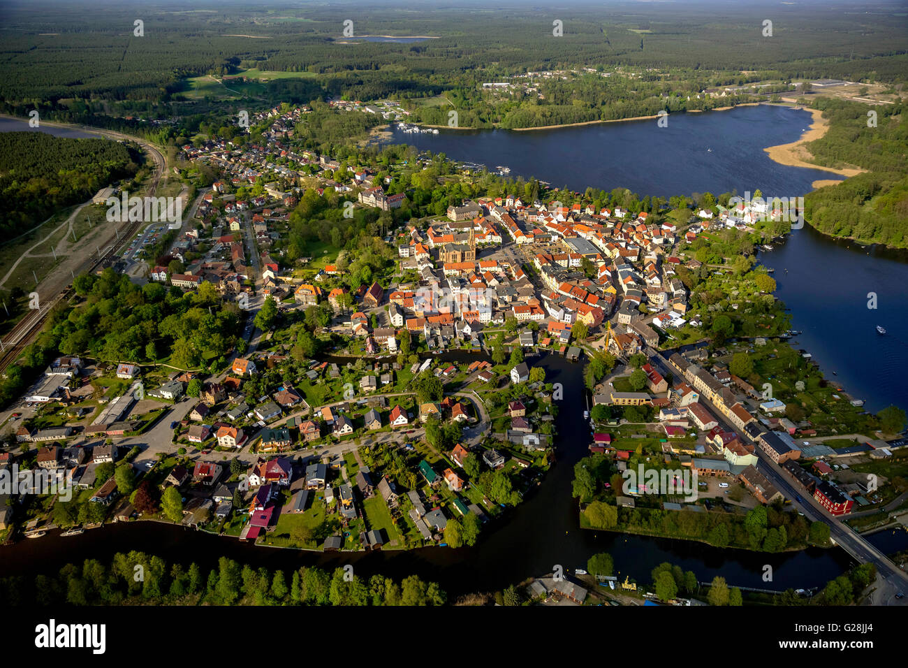 Luftaufnahme, Fürstenberg mit Gaalensee und Schwedtsee und unten ...