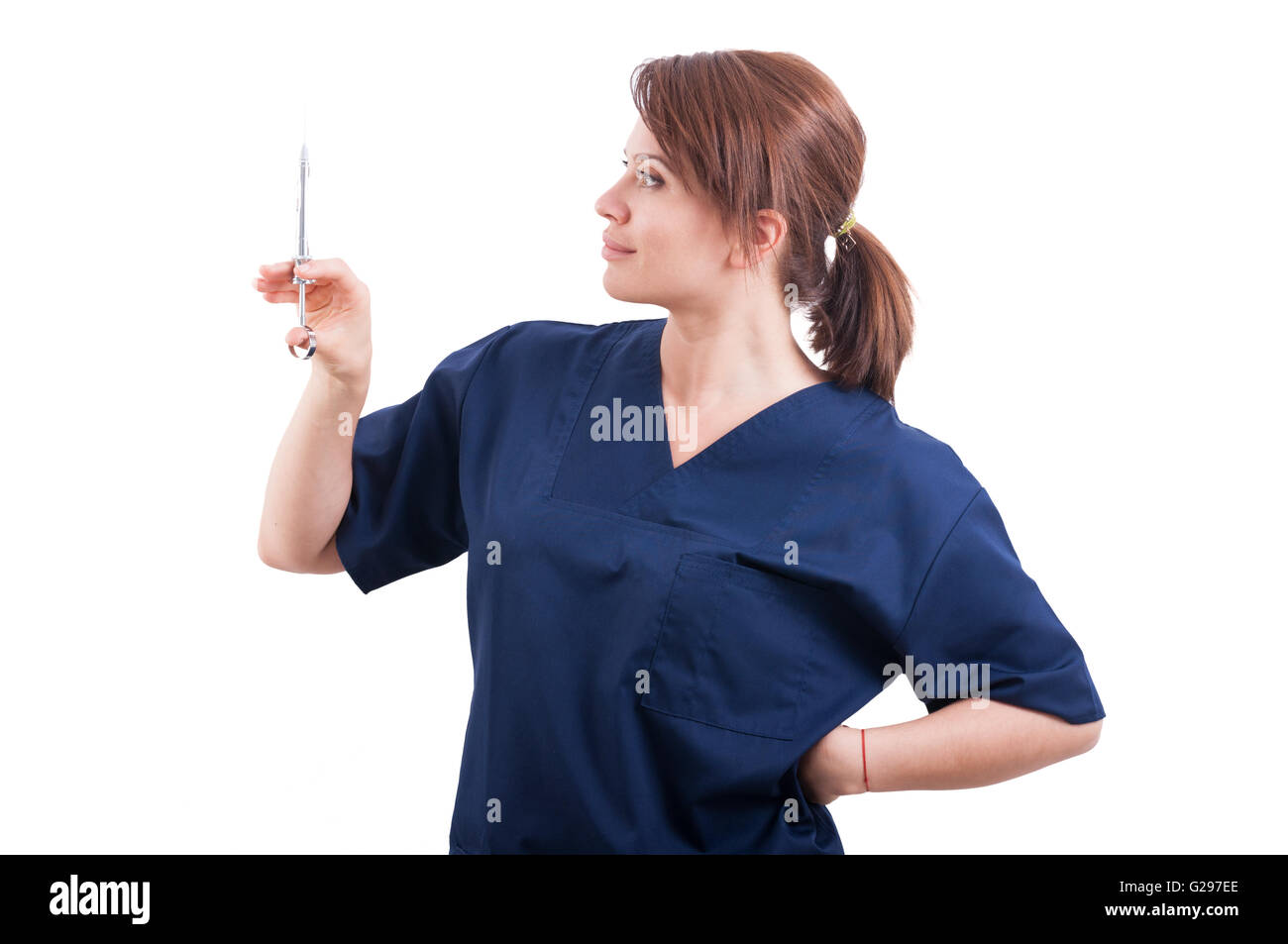 Dame bereitet impfstoff vor -Fotos und -Bildmaterial in hoher Auflösung ...