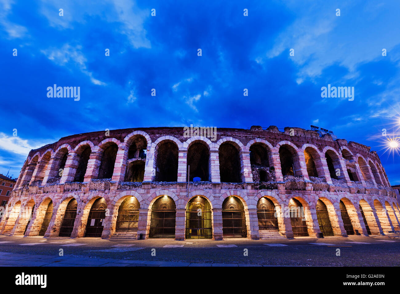 Verona arena am piazza bra -Fotos und -Bildmaterial in hoher Auflösung ...