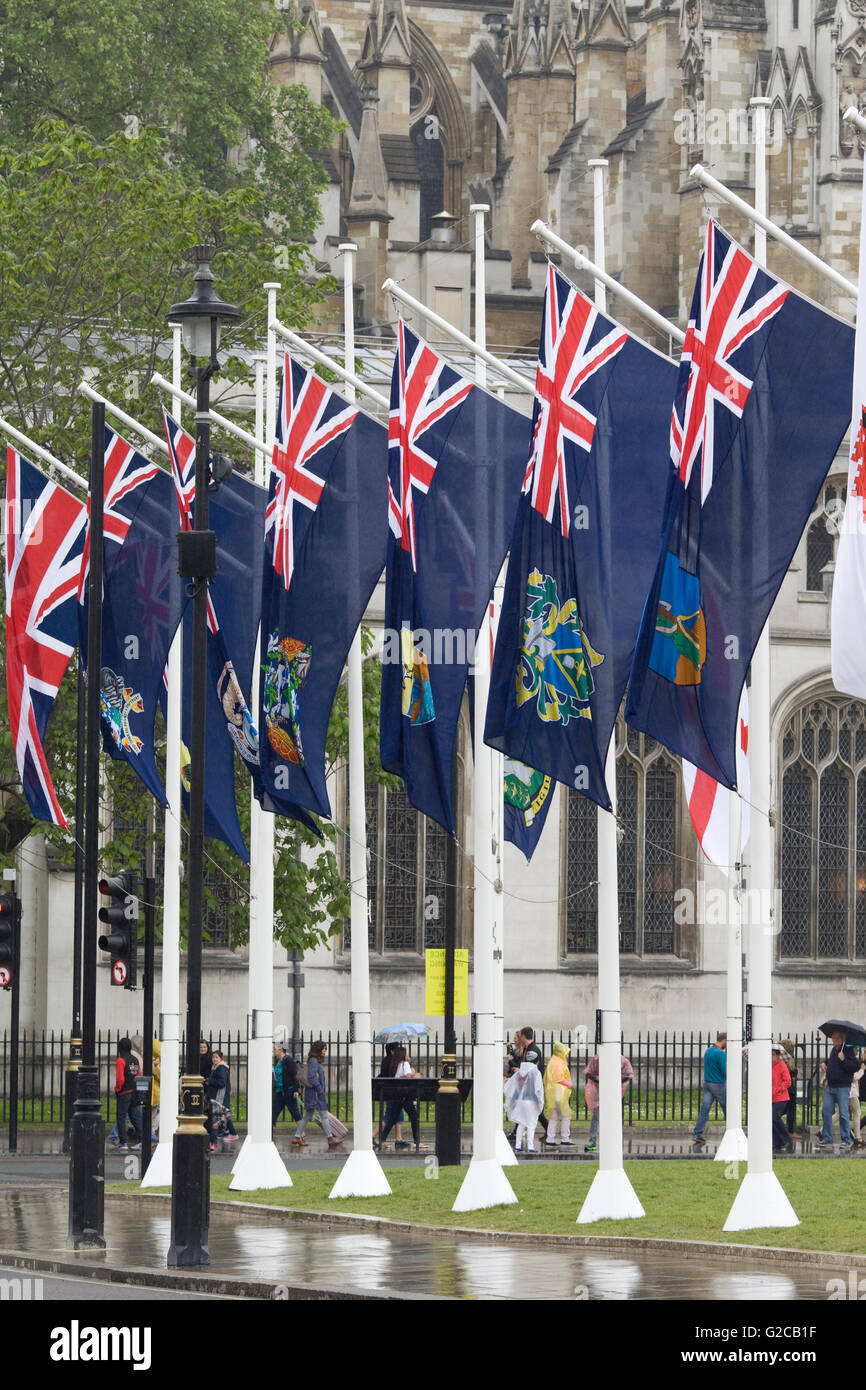 Flags of the crown -Fotos und -Bildmaterial in hoher Auflösung – Alamy