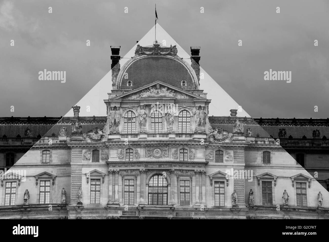 Foto-Schein Größe von JF, Pyramide von Pei Architekten und Louvre ...